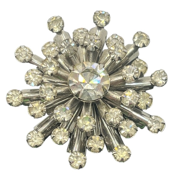 Jewelry | Vintage Silver Tone Clear Rhinestone Starburst Flower Brooch ...